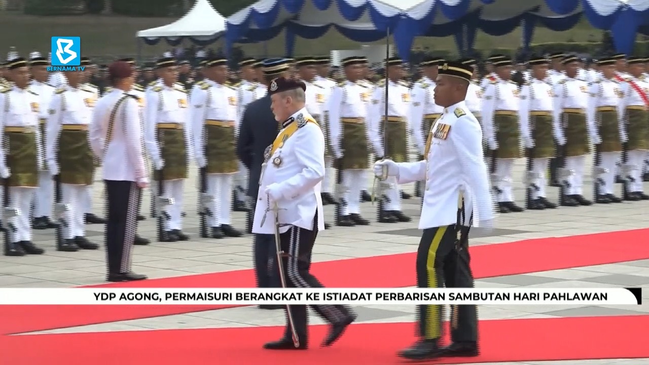 YDP Agong dan Permaisuri berangkat ke istiadat perbarisan Sambutan Hari ...