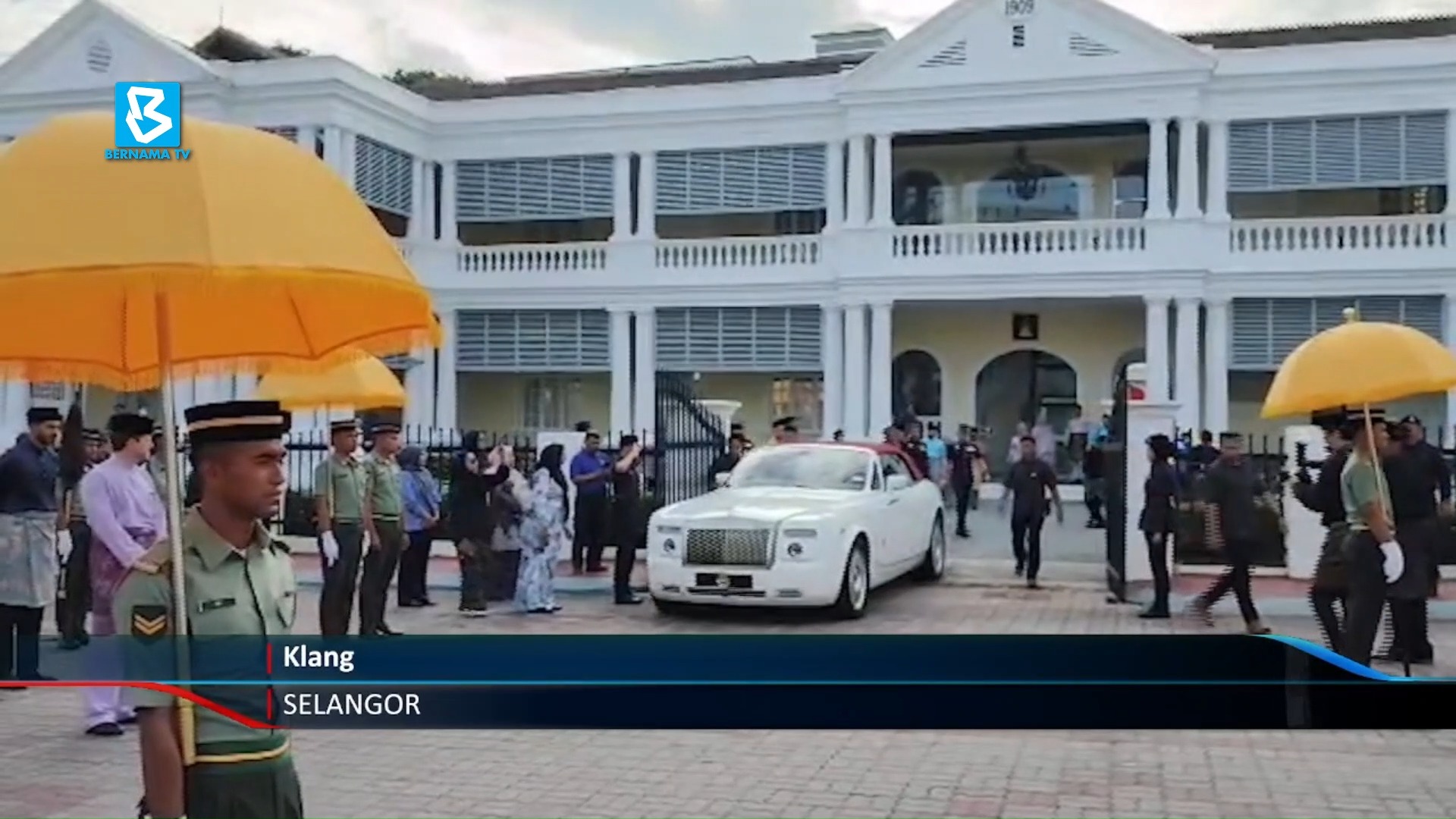 Tengku Amir Shah presides over royal wedding procession rehearsal