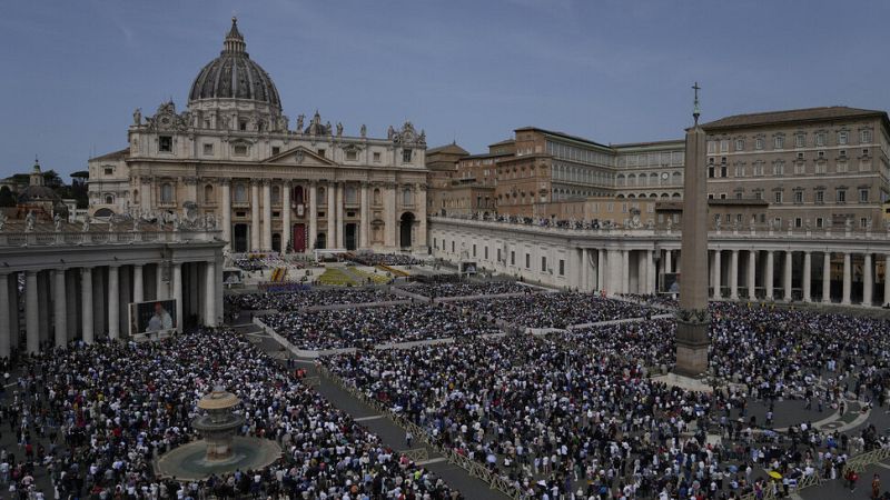 Christians celebrate Easter Sunday across major European cities