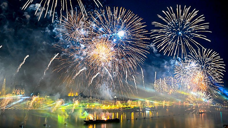 Hungary stages Europe’s largest fireworks display for national holiday