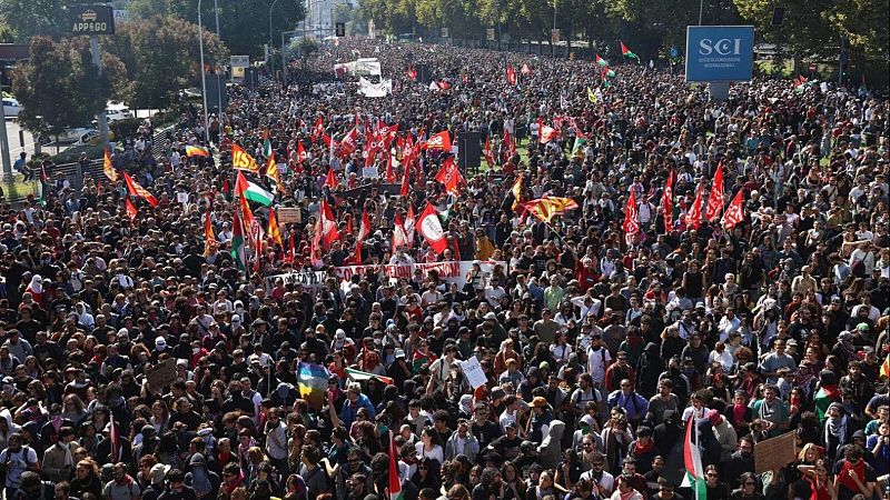 Italy paralysed by nationwide strike in solidarity with intercepted ...