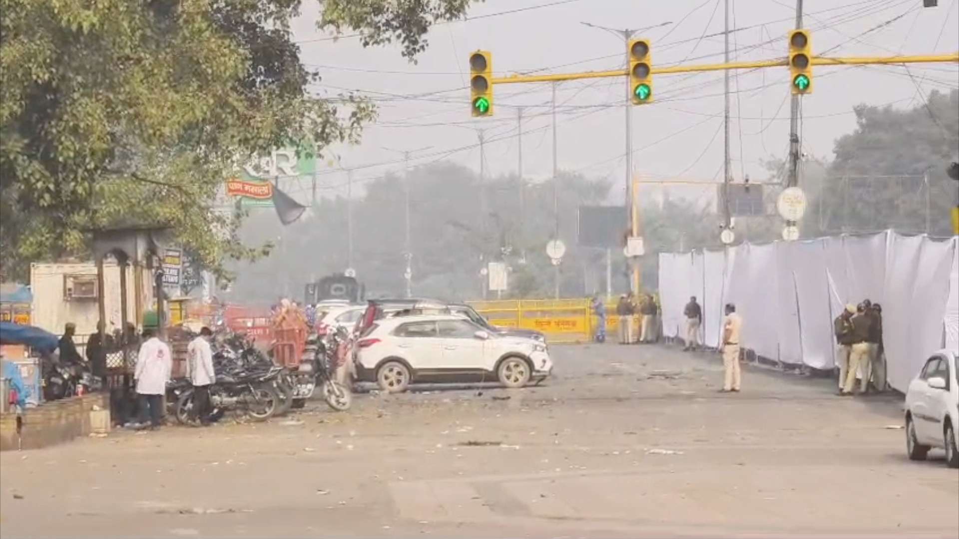 Exclusive Stringer Dispatch: Police set up roadblocks after deadly car ...