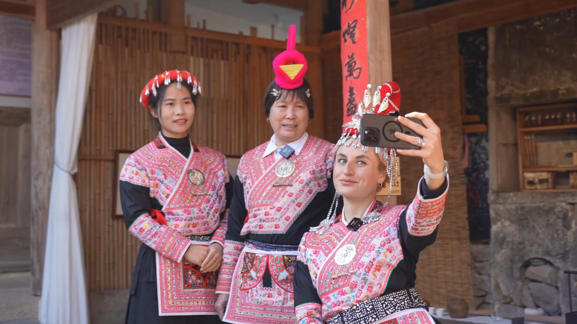 GLOBALink | British expat explores traditional She ethnic culture in ...