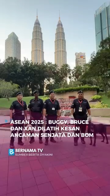 Tiga ekor anjing unit K9 (pengesan senjata api dan bom) Polis Diraja ...
