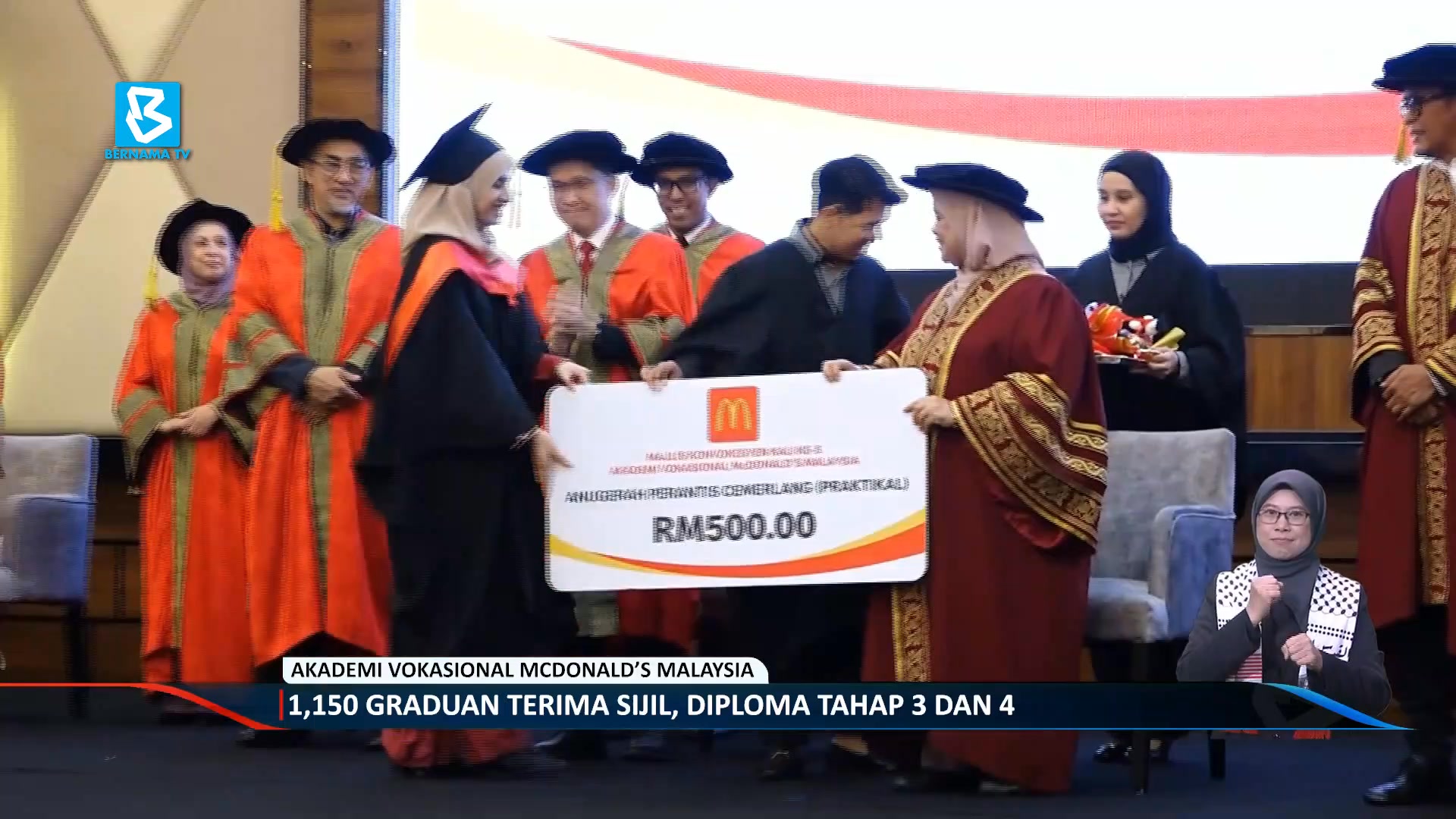 #BuletinBernama : Seramai 1,150 graduan yang menerima Sijil Kemahiran ...