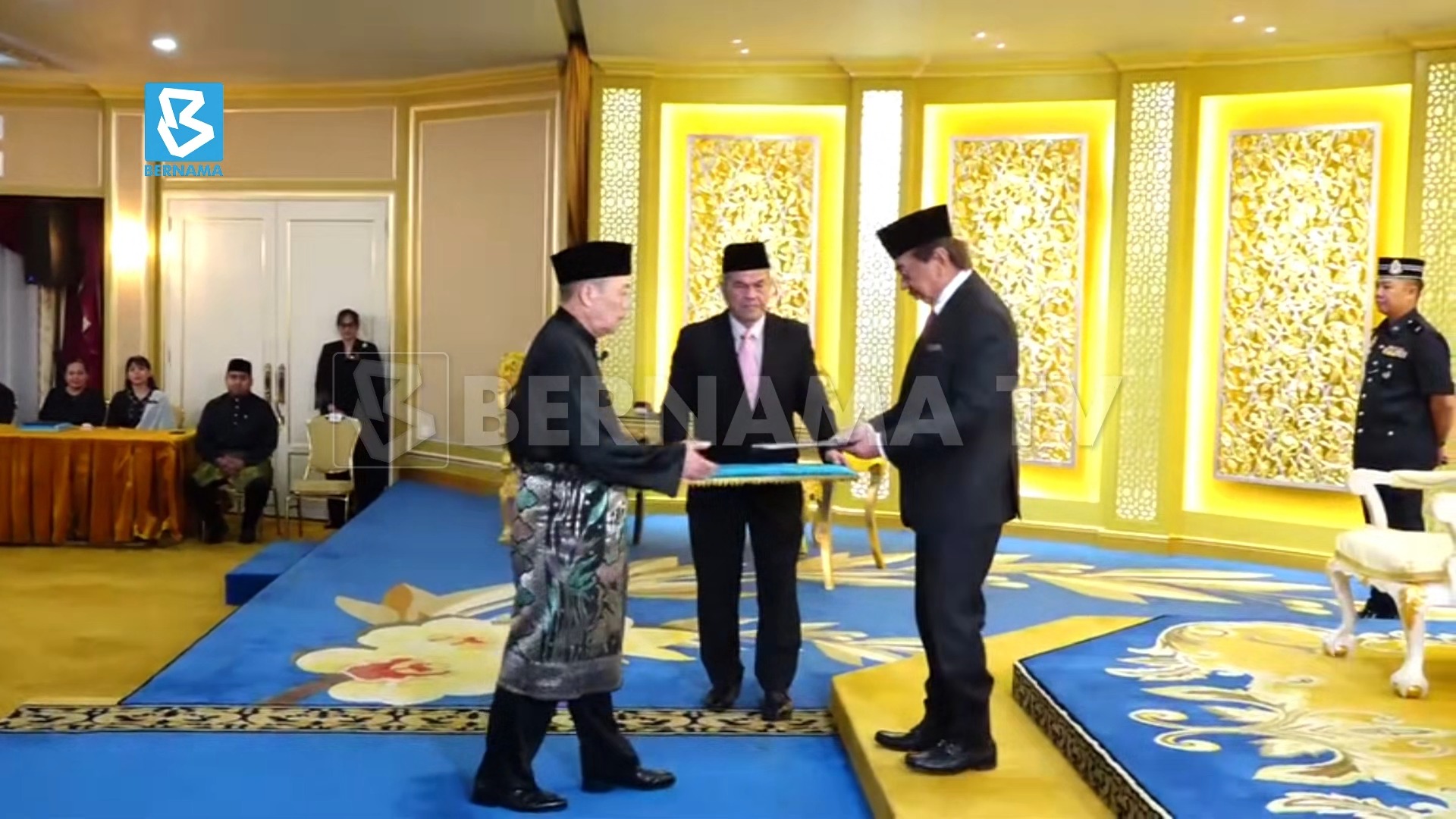 Istiadat angkat sumpah Ketua Menteri Sabah Datuk Seri Hajiji Noor ...